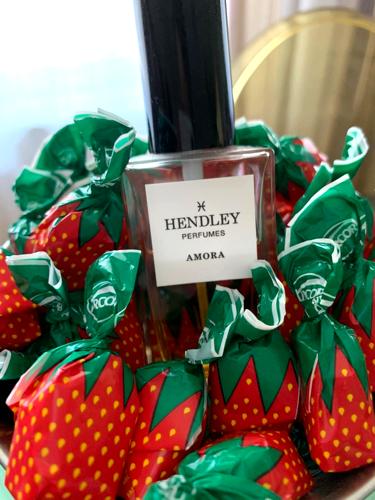 Amora Hendley Perfumes para Hombres y Mujeres | Parfumistas