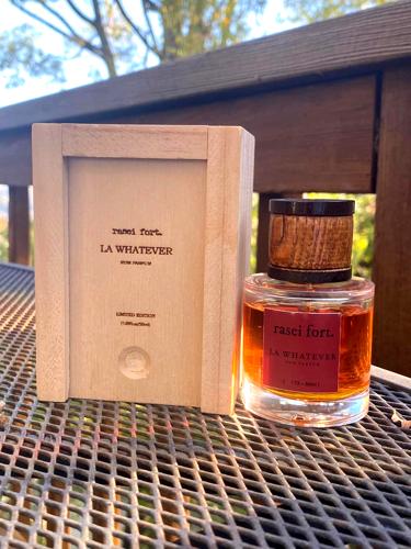 La Whatever Rasei Fort para Hombres y Mujeres | Parfumistas